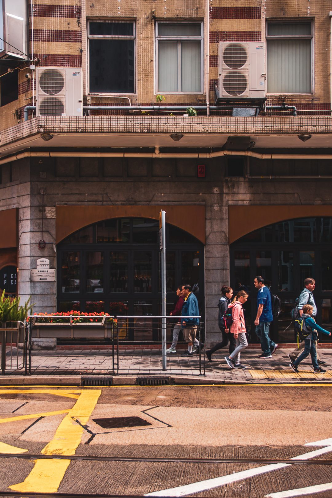 Cafe Explorer: Quiec by Olivia – LePlainCanvas