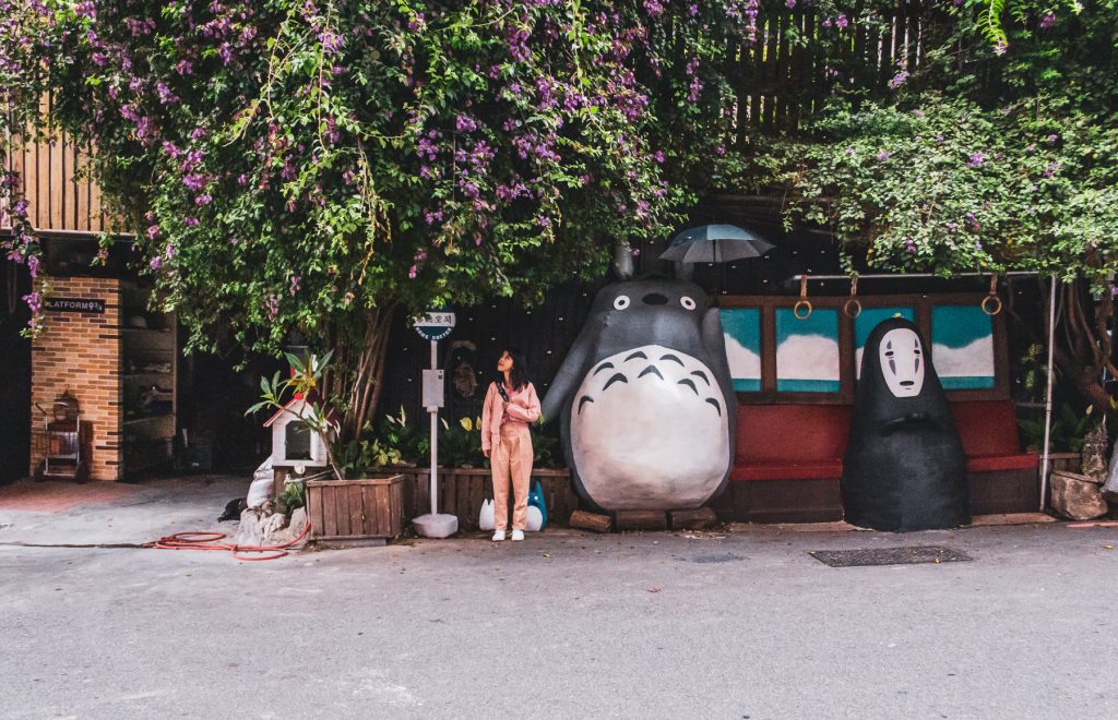 Totoro Bus Stop | Taichung – LePlainCanvas