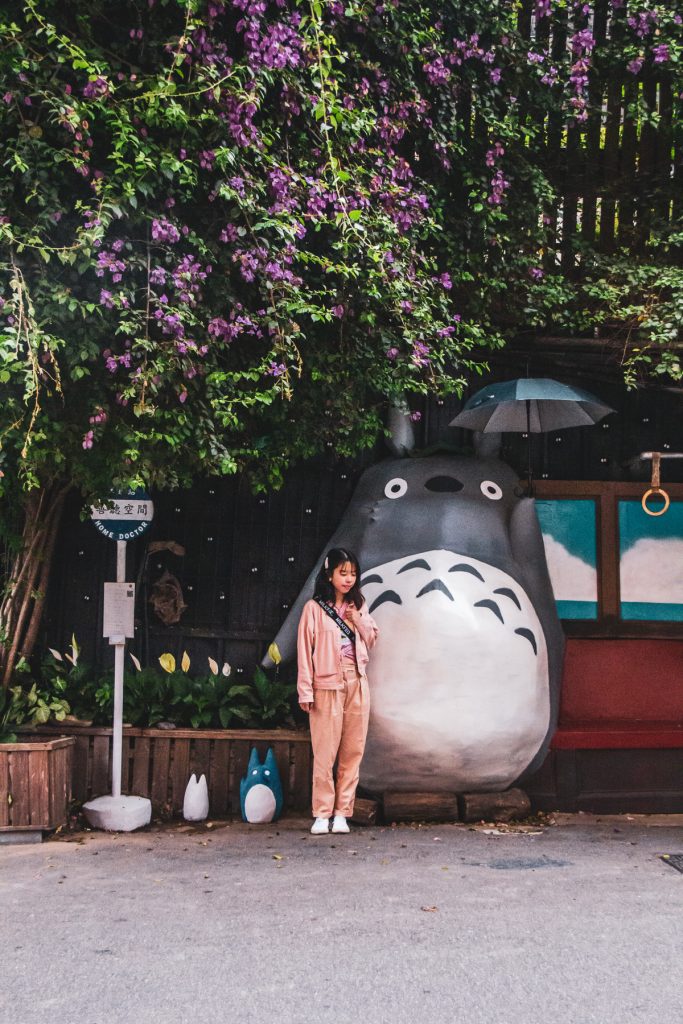 Totoro Bus Stop | Taichung – LePlainCanvas