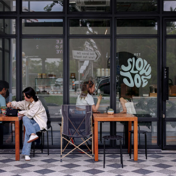 Cafe Explorer: Hey Slow Joe – LePlainCanvas